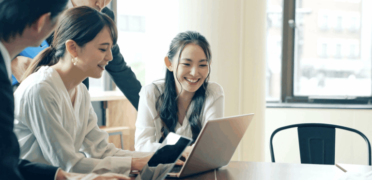 『EMOTICS』の特徴｜AIで来客数や属性を可視化するマーケティングツール